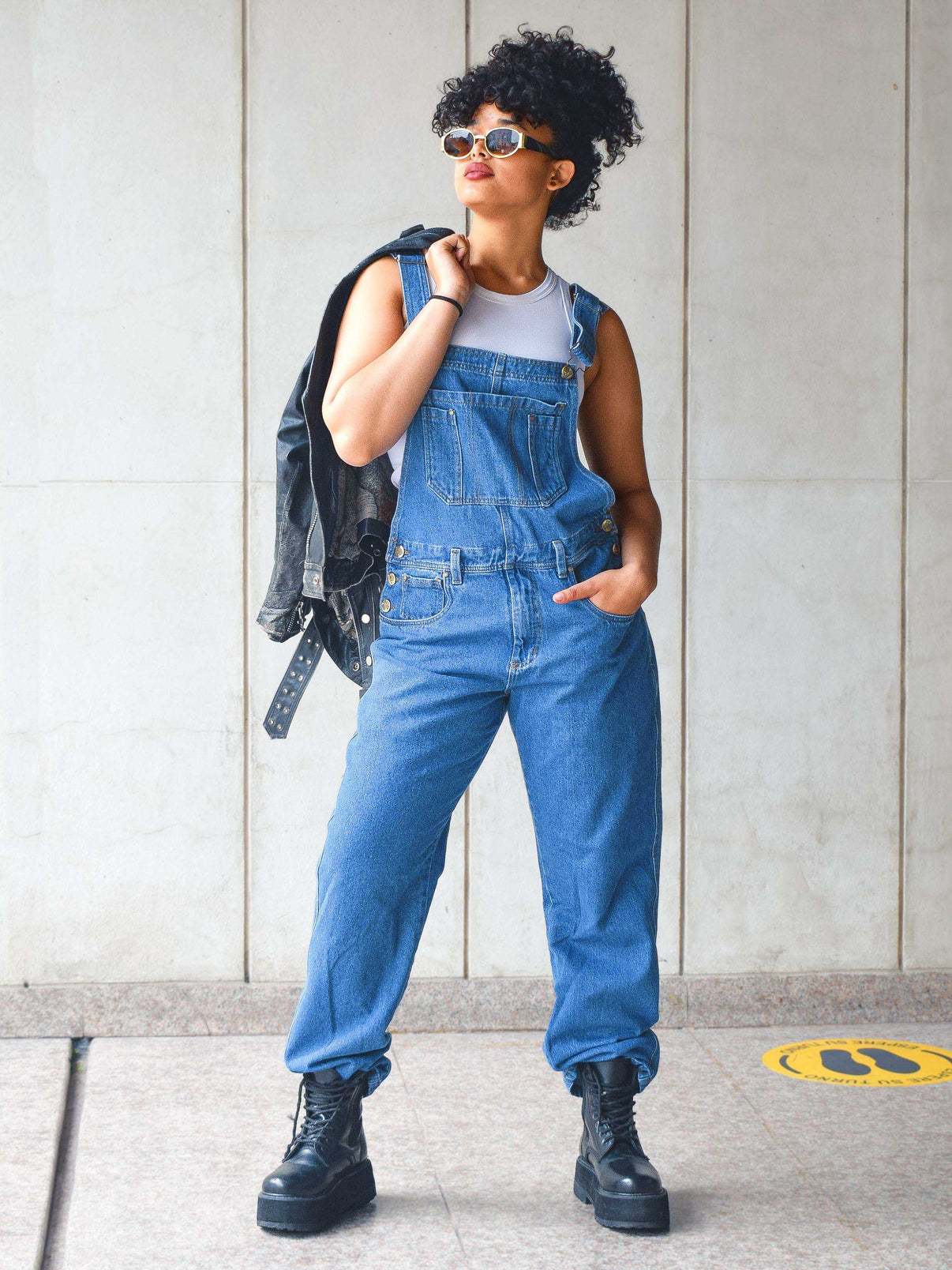 Overol Clasico Mujer Jean Rigido Bota Recta - Azul Medio – OCASO JEANS